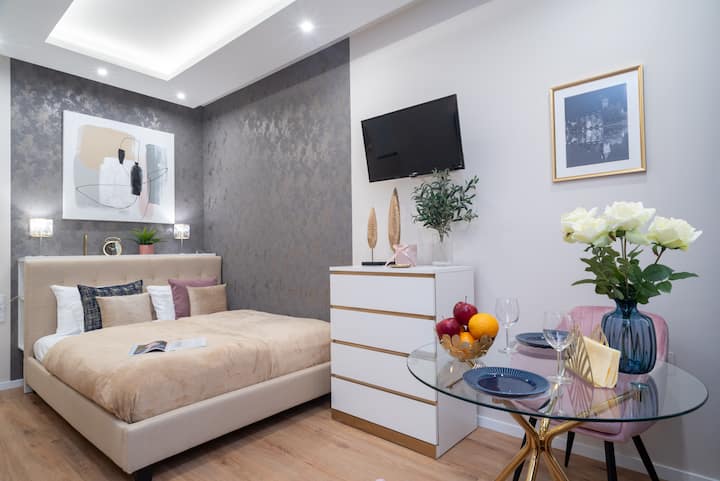 Romantic & Luxe-style Studio At Ny Café +A/c+nflix - Budapest