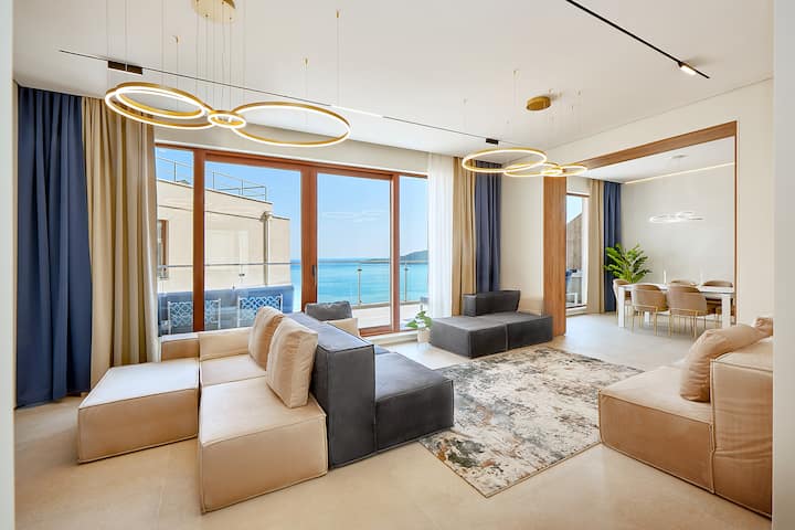 Gold: Seaview Lux Suite W/ Pool & Private Jacuzzi - Montenegro