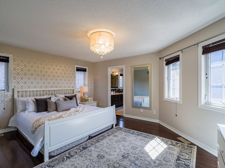4 Bedroom House - Milton