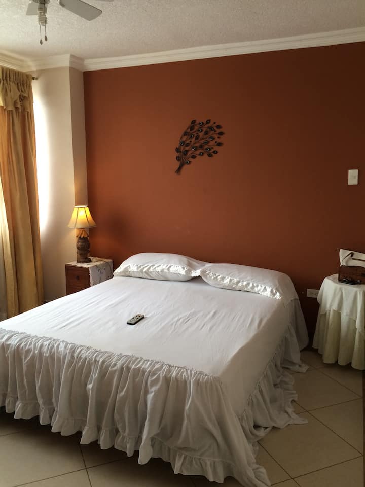 Cómodo Departamento En Tonsupa - Atacames