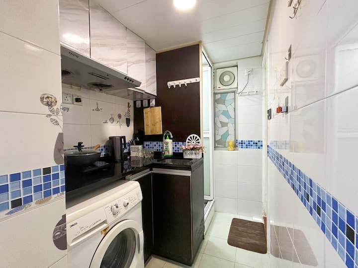 3 Bedrooms Fit 8pax, 2 Bathrooms 1 Min Mtr - Kowloon City
