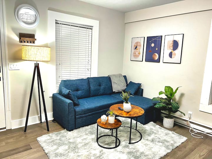 Downtown Charm: Cozy Cottage Near Uva & Breweries - Charlottesville, VA