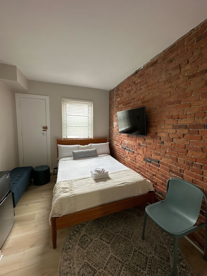 Stylish South End Studio - Boston, MA