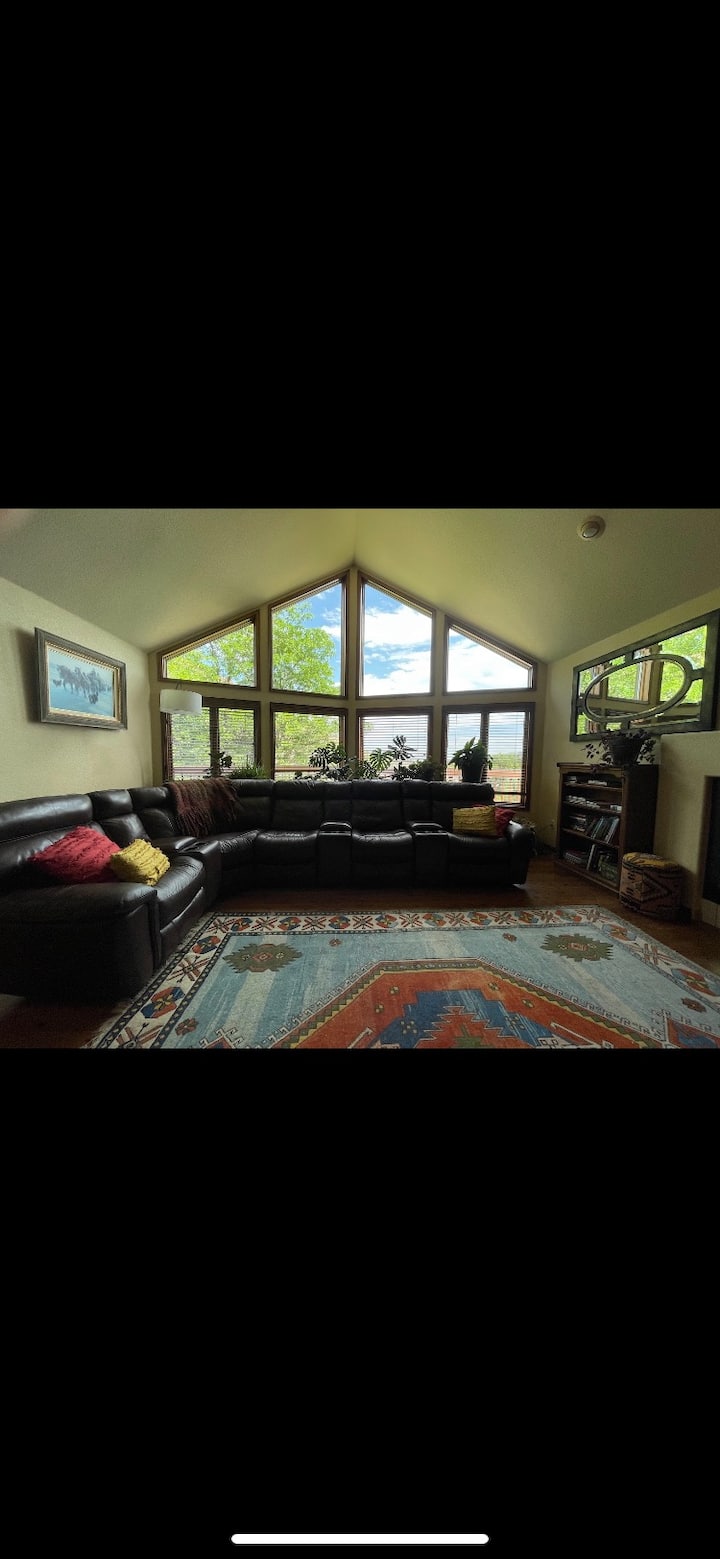 Stunning Lyons Mountain Home - Lyons, CO