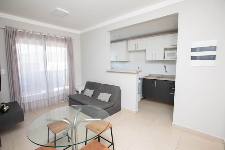 Apto De 2 Quartos Mobiliado. Localização Perfeita! - Ribeirão Preto