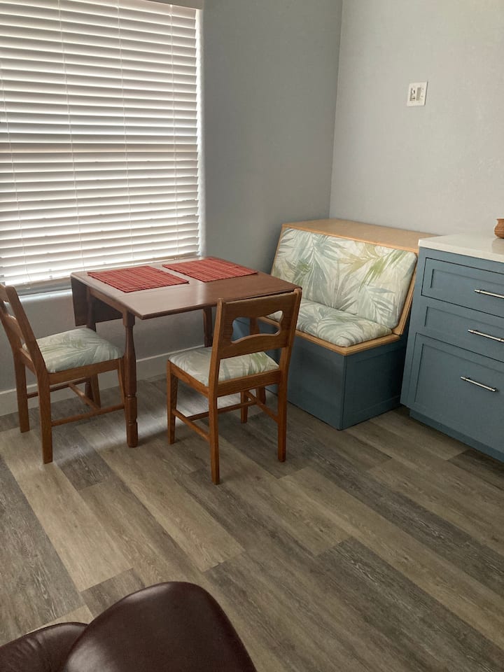 Centrally Located Casita In Quiet Neighborhood - Universal City, TX