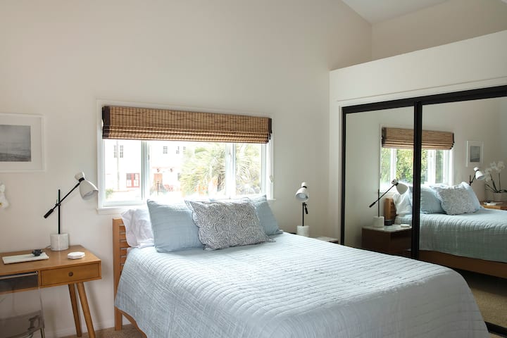 Sunset Cliffs Hideaway - San Diego, CA