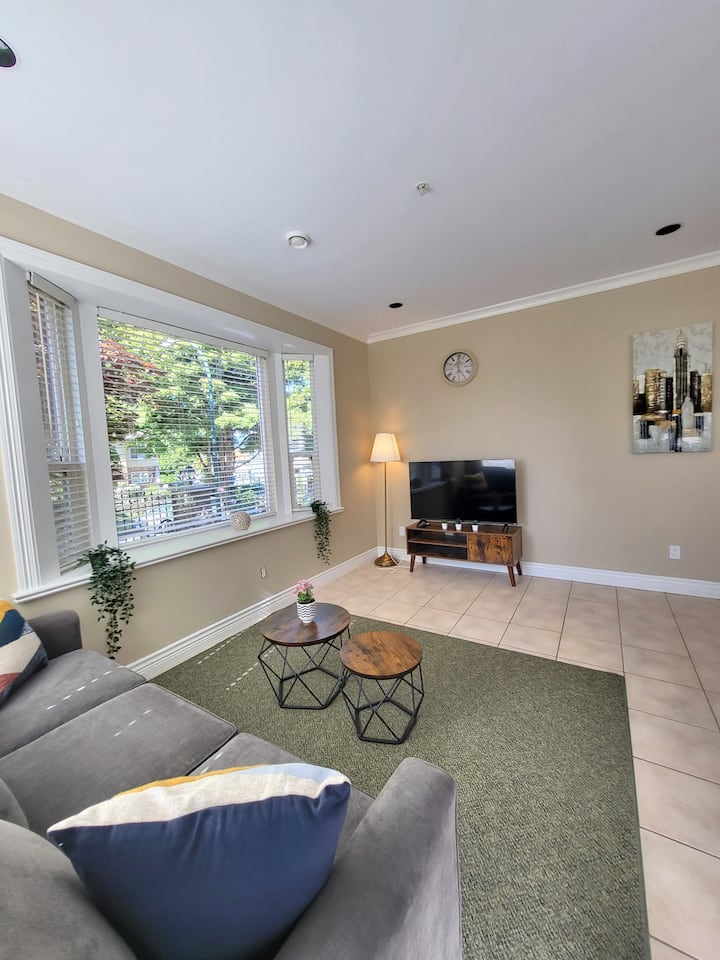Moonlight Suite: 2br+1 Sofa Bed, Great Location - Vancouver