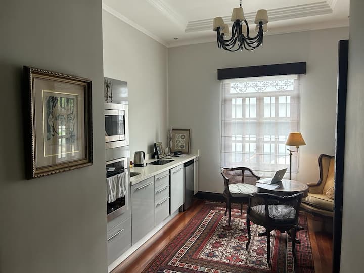 Svelte | Barrio Escalante Studio - San José