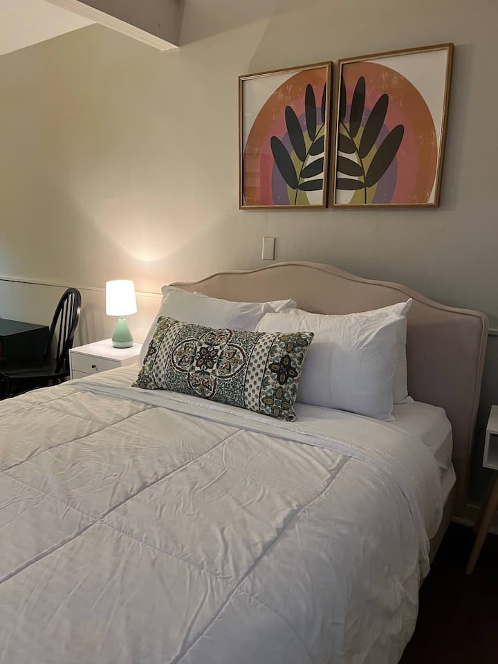 Pet Friendly Vintage Motor Court - Ligonier, PA