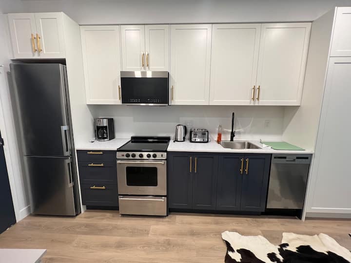 Private Suite- New Brand - Coquitlam