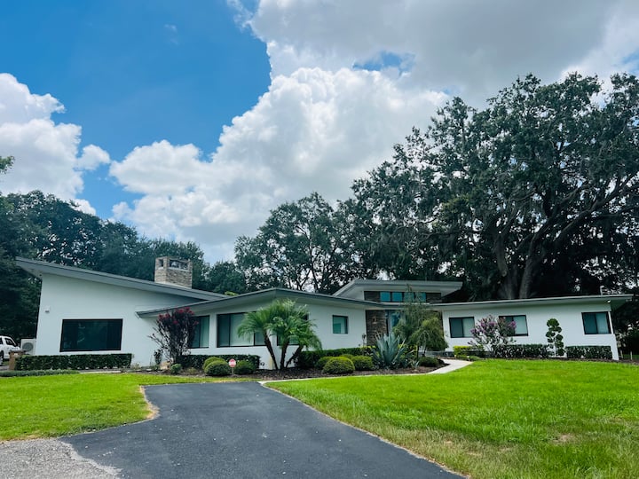 Amazing House On A Hill And Lake - Clermont, FL