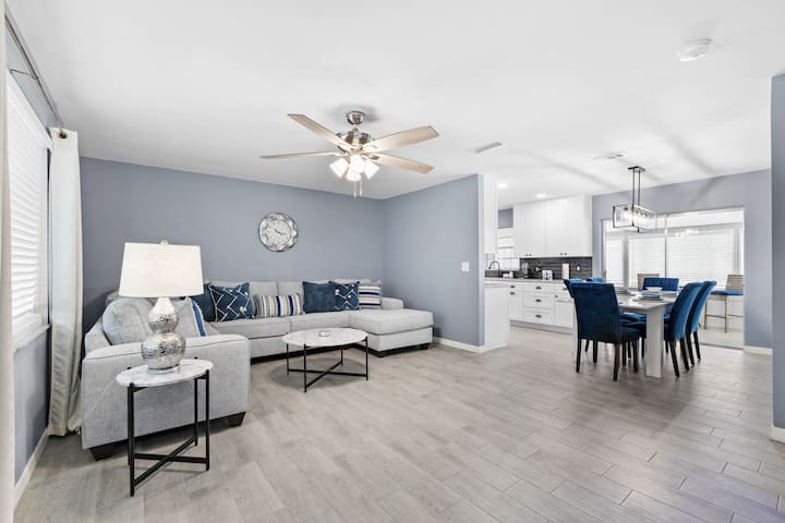 The Azure Paradise 3br Pool Home In Center Of Mb! - Melbourne, FL