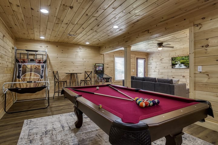 New Cabin Wears Valley*hot Tub*pool Table*pinball - Townsend, TN