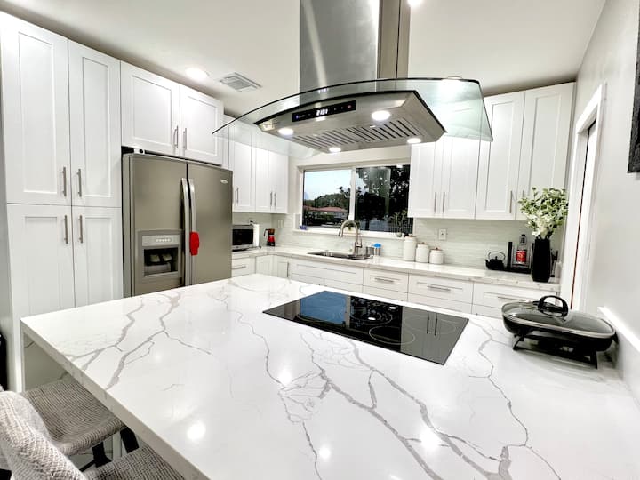 Centrally Located Gables Home! - Miami