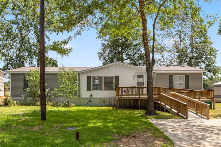 Accessible 3br Sleeps 12 Pet-friendly Conroe Stay - Conroe, TX