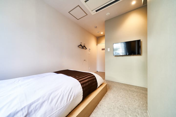 大阪有名観光地へのアクセス抜群！シングルルーム（専用バスルーム付き） - Umeda