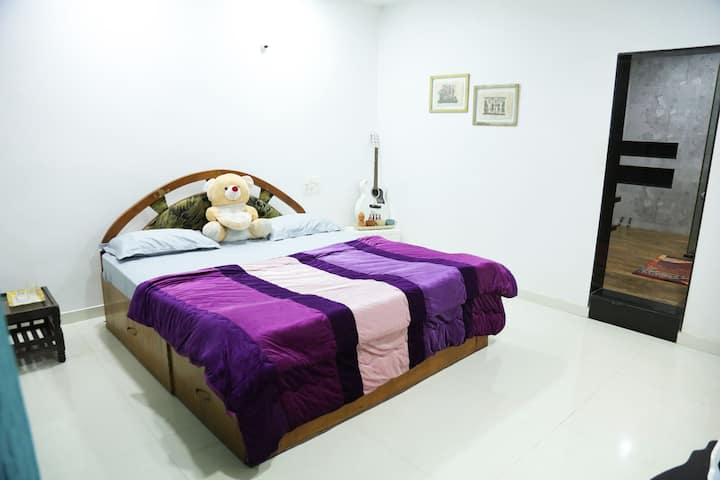 Luxurious 1 Bedroom Penthouse, Couple Friendly - Belagavi