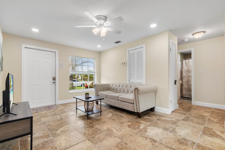Comfort Stay Near Va Hospital & Downtown Wpb E3c - West Palm Beach, FL
