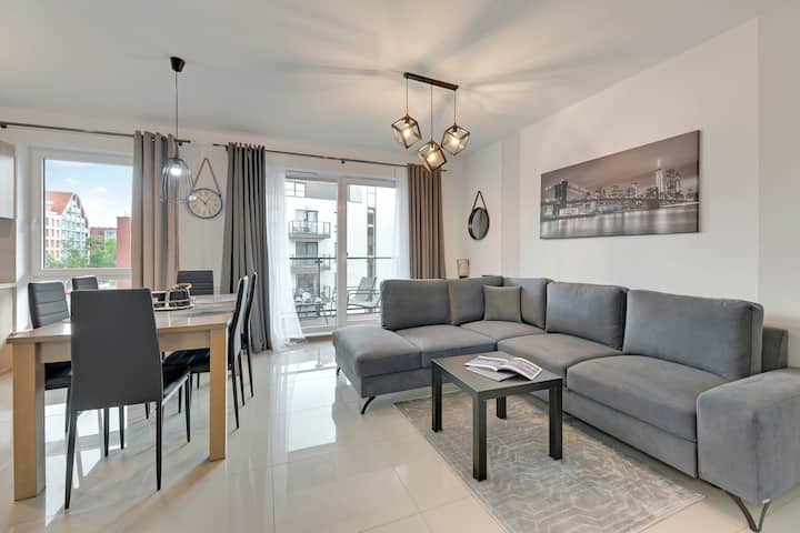 City Center | Parking | Chmielna 100 With Balcony - Gdańsk