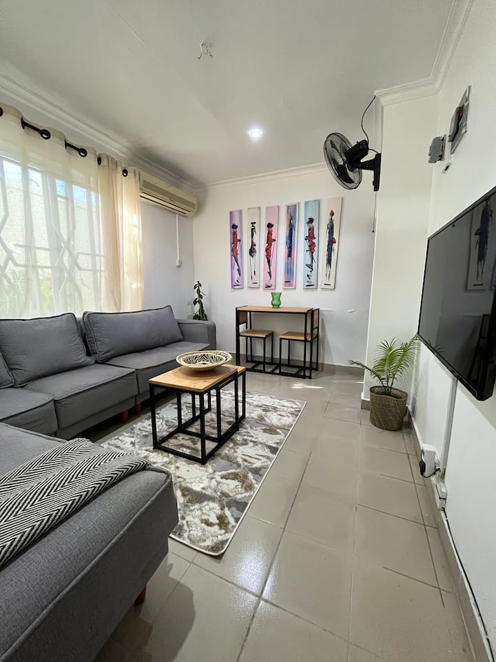 My Peaceful Tanzanian Home W Big Garden - Dar es Salaam