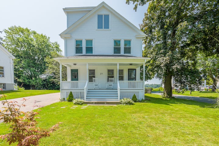 A Lavish Escape In Mystic, Ct - Stonington Vineyards, Stonington