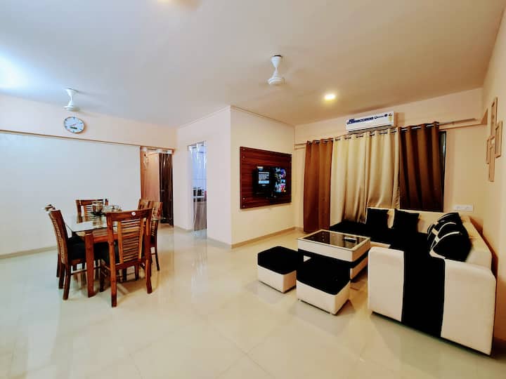 Bliss 80: Huge 3bhk Apartment In Santacruz - Mumbai