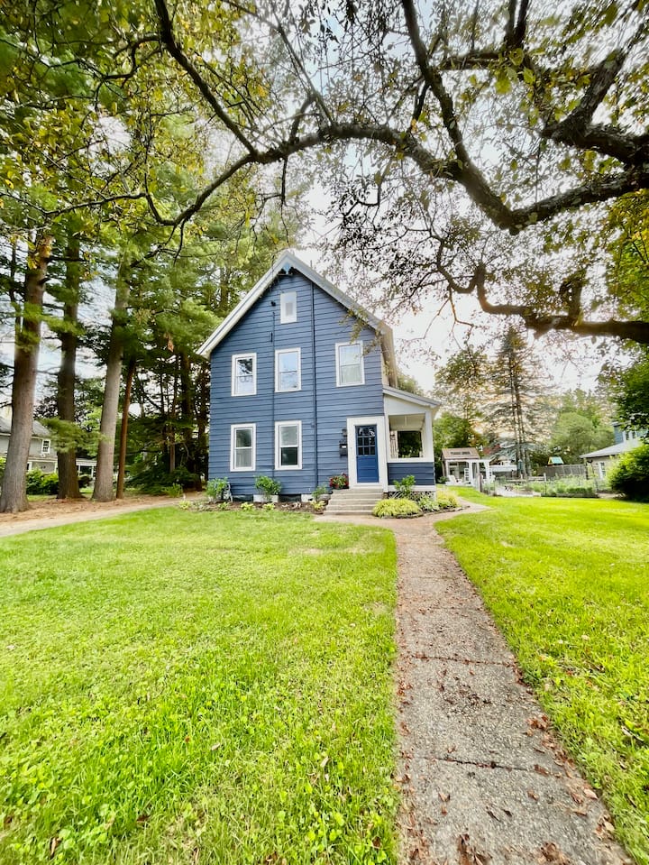 Centrally Located, Charming 1bed - Lenox
