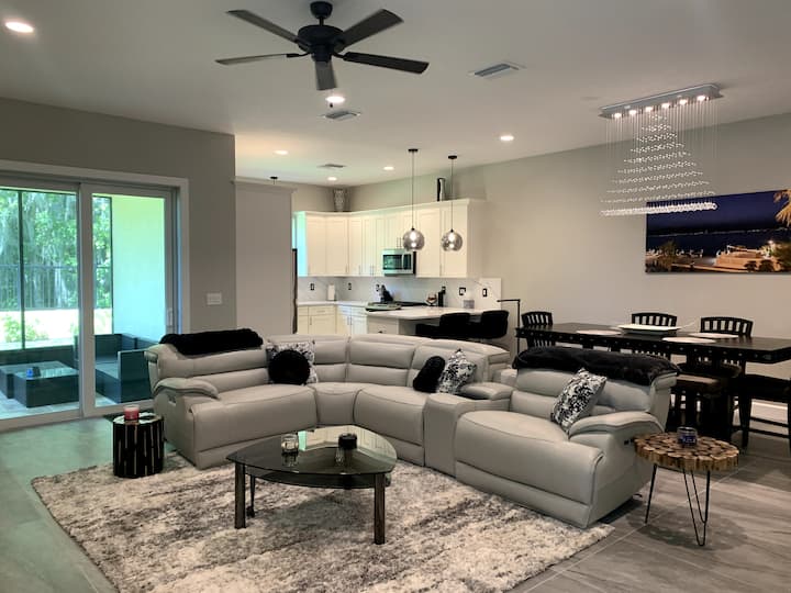 Snowbird Paradise Awaits! - Tarpon Springs, FL