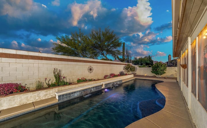 French Country Charm With Pool And Mountain Views - Oro Valley, AZ
