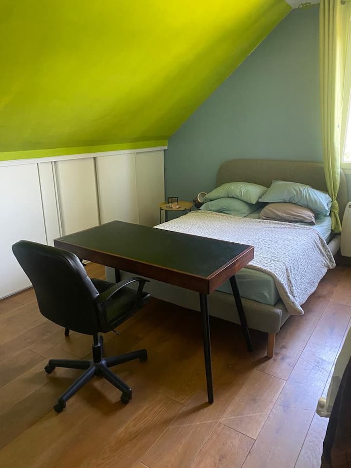 Chambre Avec Douche Et Lavabo - Thoiry