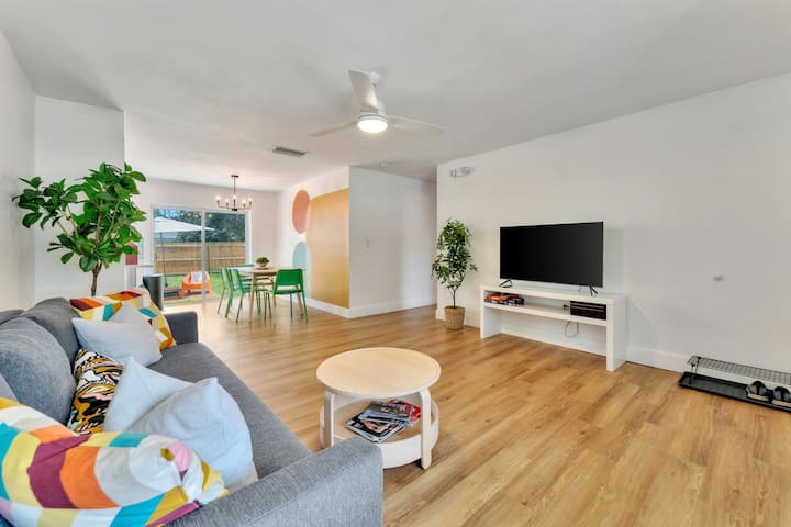 Cozy Home Minutes From The Beach - Largo, FL