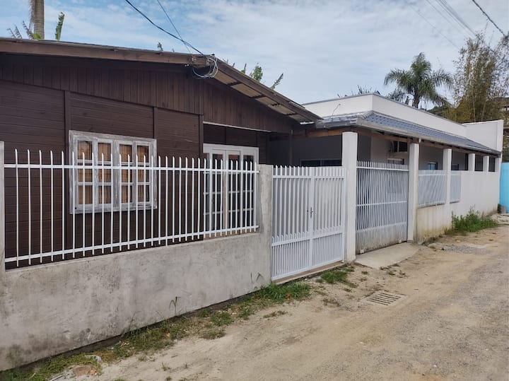 Casa Nas Praias De Penha, 10 Min. Do Beto Carrero - Penha