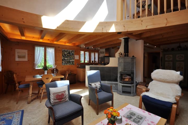Chalet Cindy Gstaad (Bed & Breakfast) - Rougemont