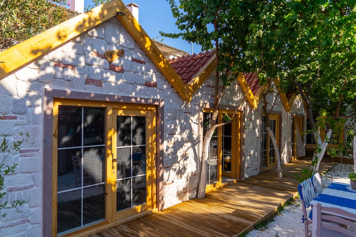 Bungalow With Garden In Ayvalik Bazaar - Ayvalık