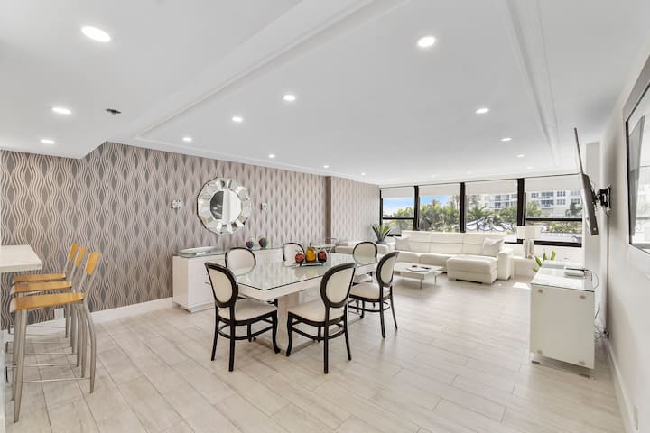 Large 1,200sqft. Modern Oceanfront Condo - Miami Beach, FL