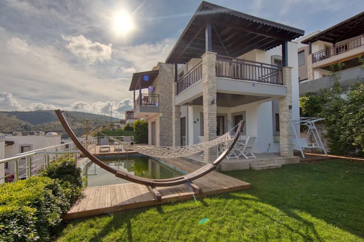 Kanyon Villalarında ÖZel Havuzlu Villa - Gündoğan