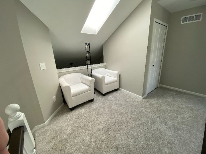 Private Loft Suite In Beautiful Quiet Condo - Flint, MI