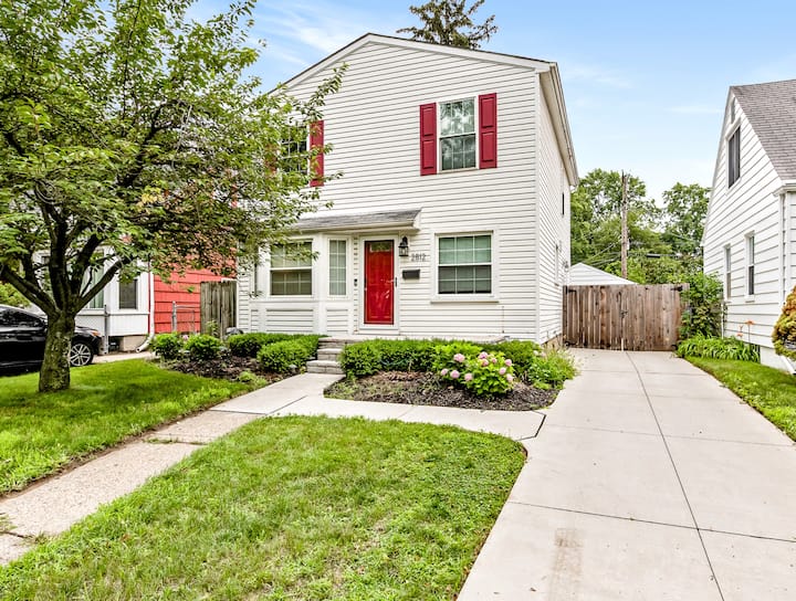 Chic 4br/3ba-5min 2 Royal Oak Dt-super Fast Wifi - Royal Oak, MI