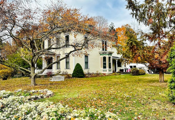 Beautiful Historic Upscale Home Circa 1875 - Put-in-Bay, OH