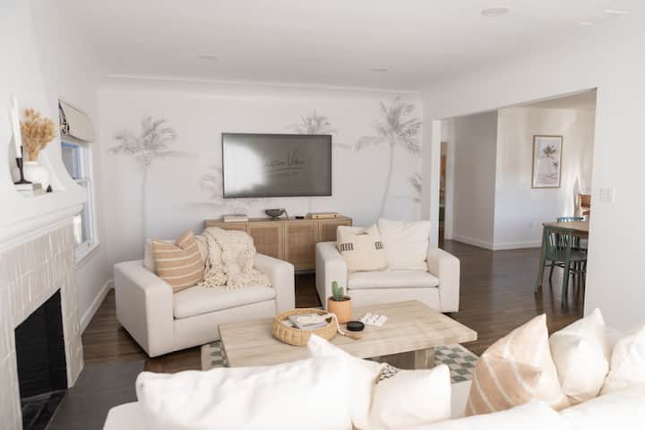 Hot Tub Game Room Air Hockey Backyard Trendy Space - La Mesa, CA