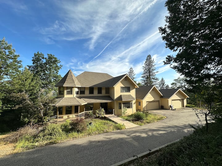Spacious Woodland Retreat Overlooking Rollins Lake - Nevada City, CA