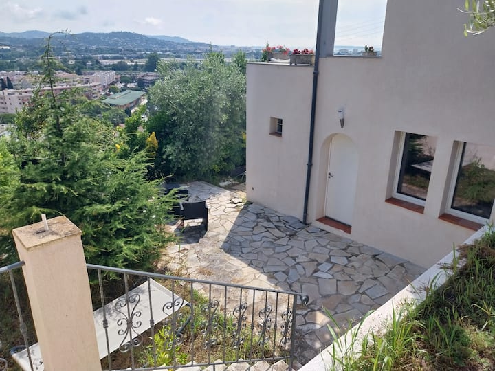 Appartement  - Bas De Villa - Rénové - Mandelieu-la-Napoule