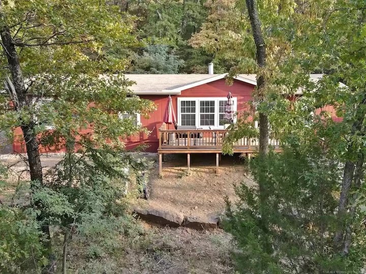 Laura's Lakehouse - Cherokee Landing State Park, Park Hill