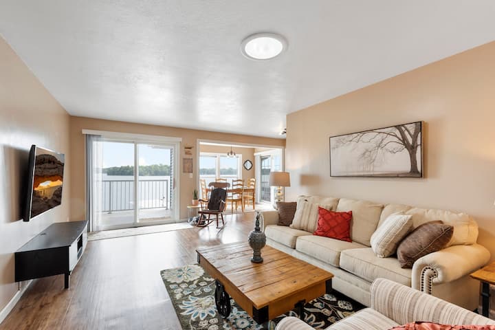 Lake Fremont Sunrise Beach House - Minnesota