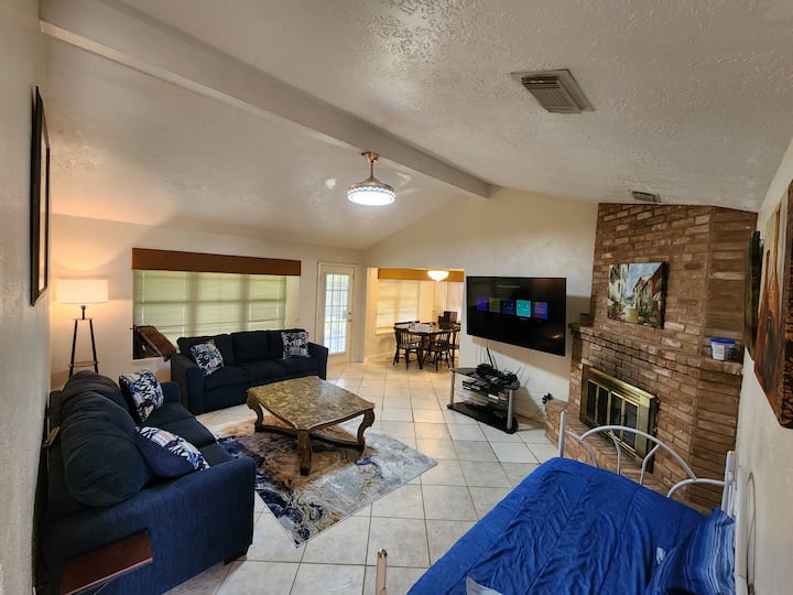 Spacious, Where You Want To Be. - Pasadena, TX