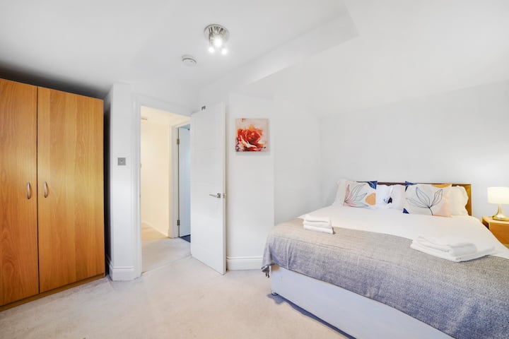 Soho Apartments Apt 3, 2nd/3rd Flrs - Indigo Flats - London