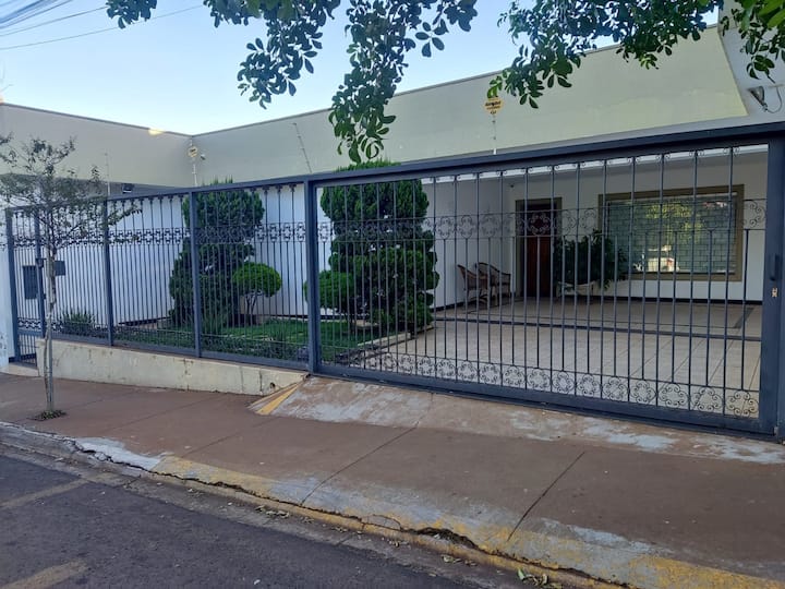 Casa Ampla, 3 Quartos No Centro - Barretos, SP, Brasil