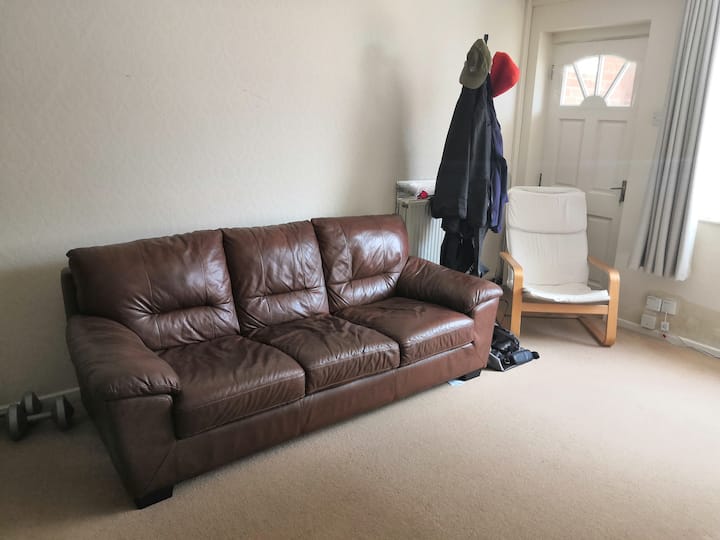 The "No-frill's" Room - Royal Leamington Spa