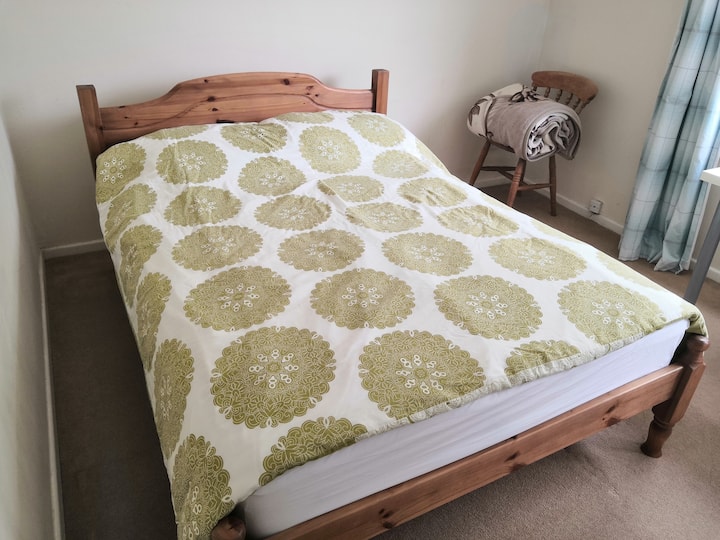 The "No-frill's" Room - Royal Leamington Spa